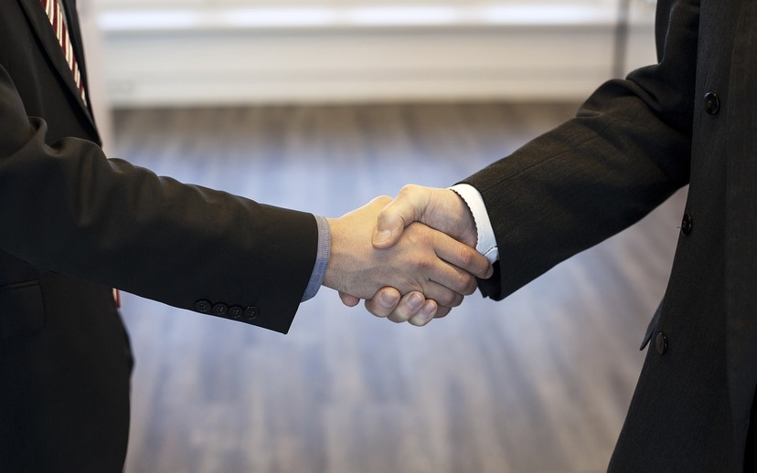 Shaking Hands in China | Du Chinese